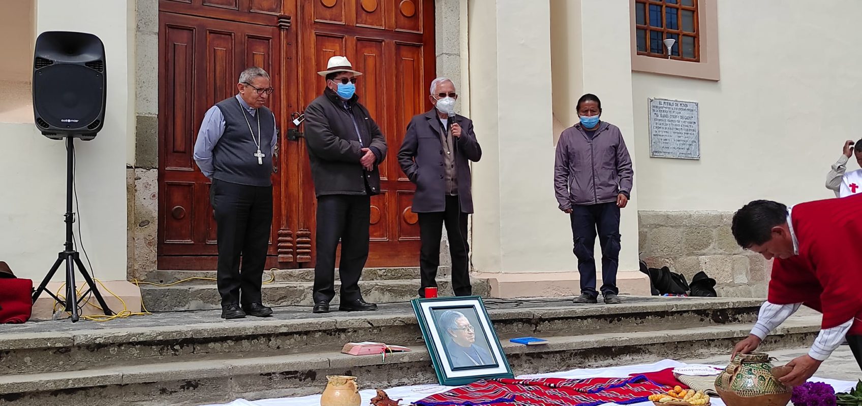 CEREMONIA INDÍGENA POR MONSEÑOR LEONIDAS PROAÑO PARROQUIA DE PUNÍN